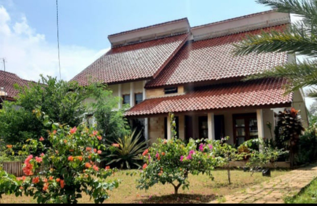 Rumah Villa di Purwakarta cocok untuk Restaurant atau rumah tahfidz ...