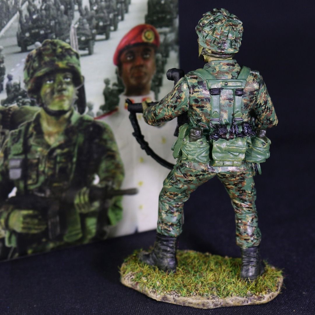 SAF 2nd Generation Soldier Figurine in Standing Hip Firing Position Mob ...