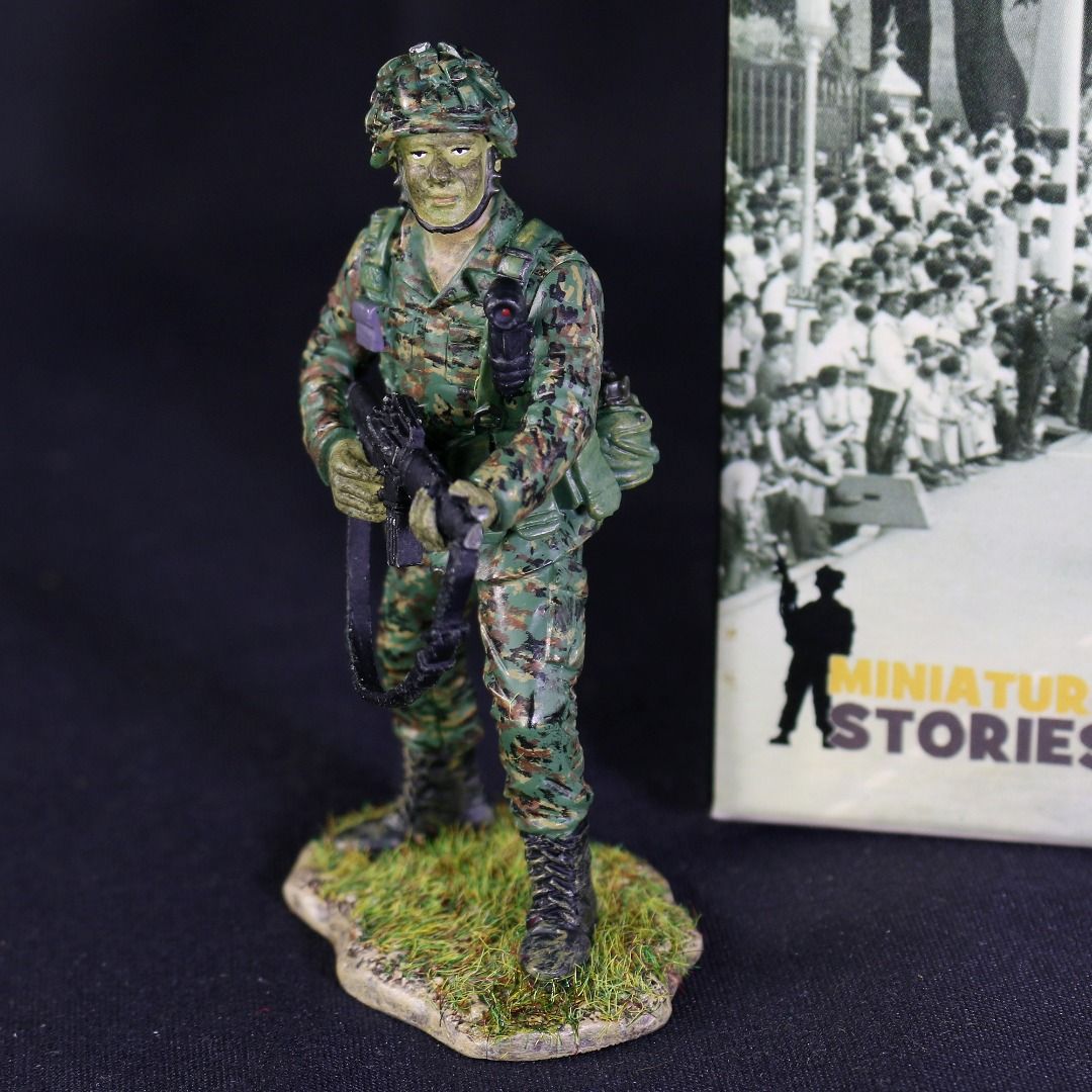SAF 2nd Generation Soldier Figurine in Standing Hip Firing Position Mob ...