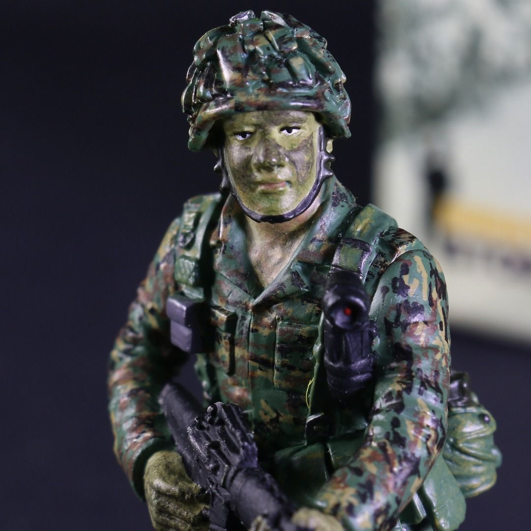 SAF 2nd Generation Soldier Figurine in Standing Hip Firing Position Mob ...