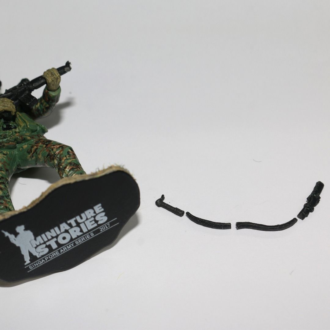 SAF 2nd Generation Soldier Figurine in Standing Hip Firing Position Mob ...