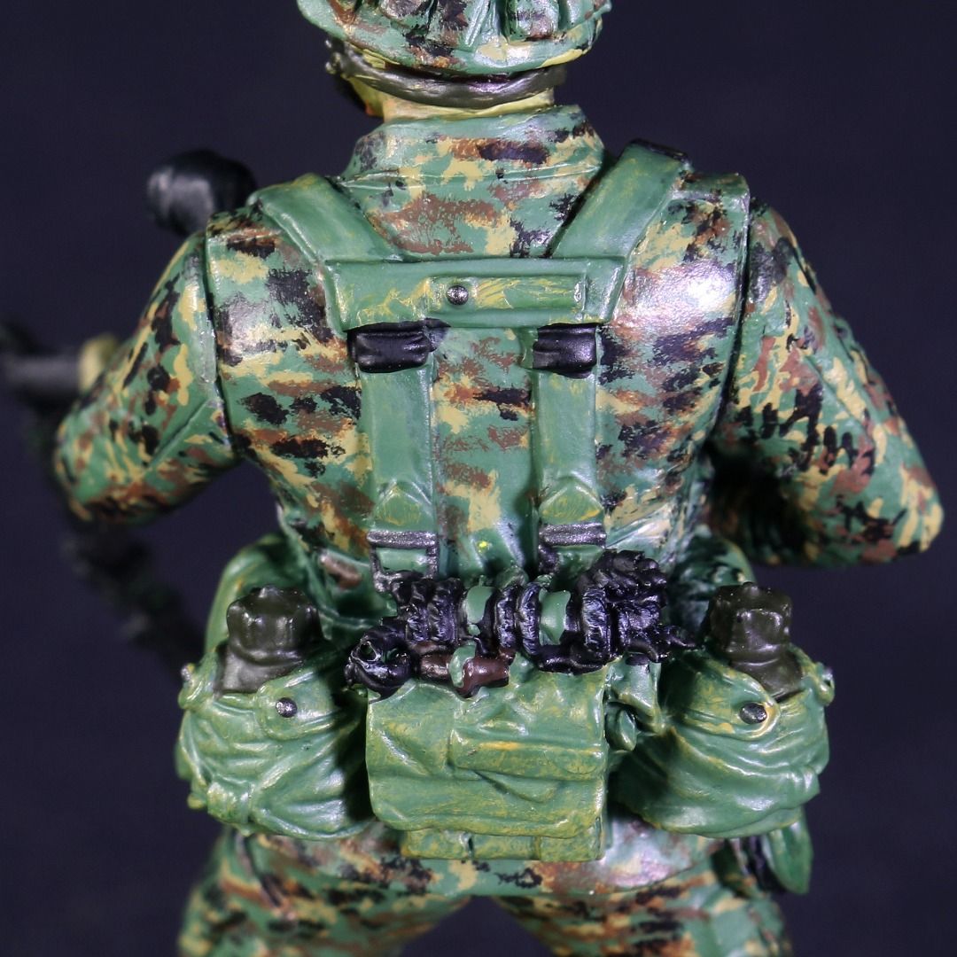 SAF 2nd Generation Soldier Figurine in Standing Hip Firing Position Mob ...