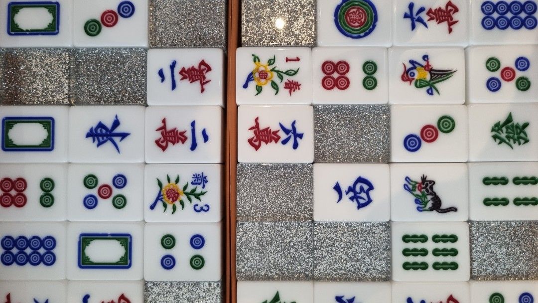 Tong Cheong Soo Kee Shiny Silver Mahjong Set, Hobbies & Toys, Toys ...