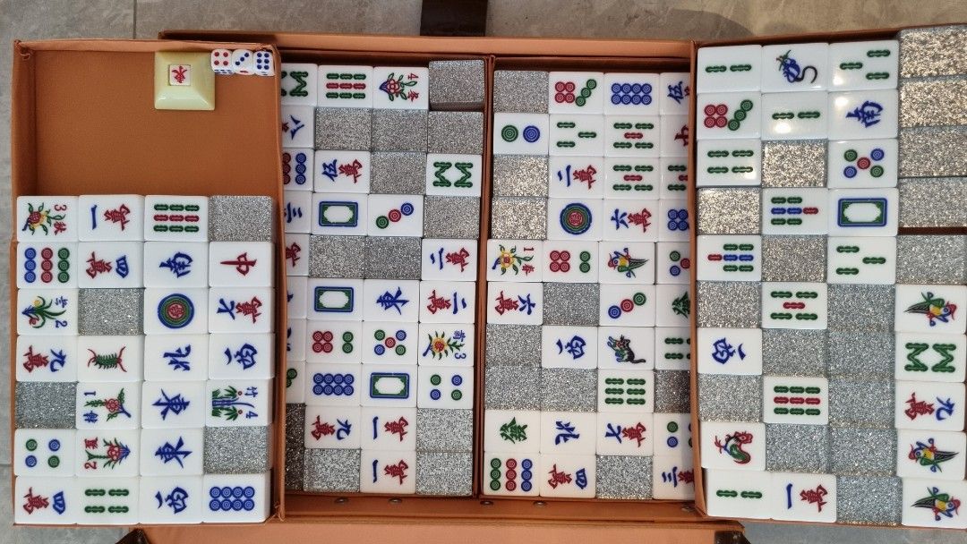 Tong Cheong Soo Kee Shiny Silver Mahjong Set, Hobbies & Toys, Toys ...