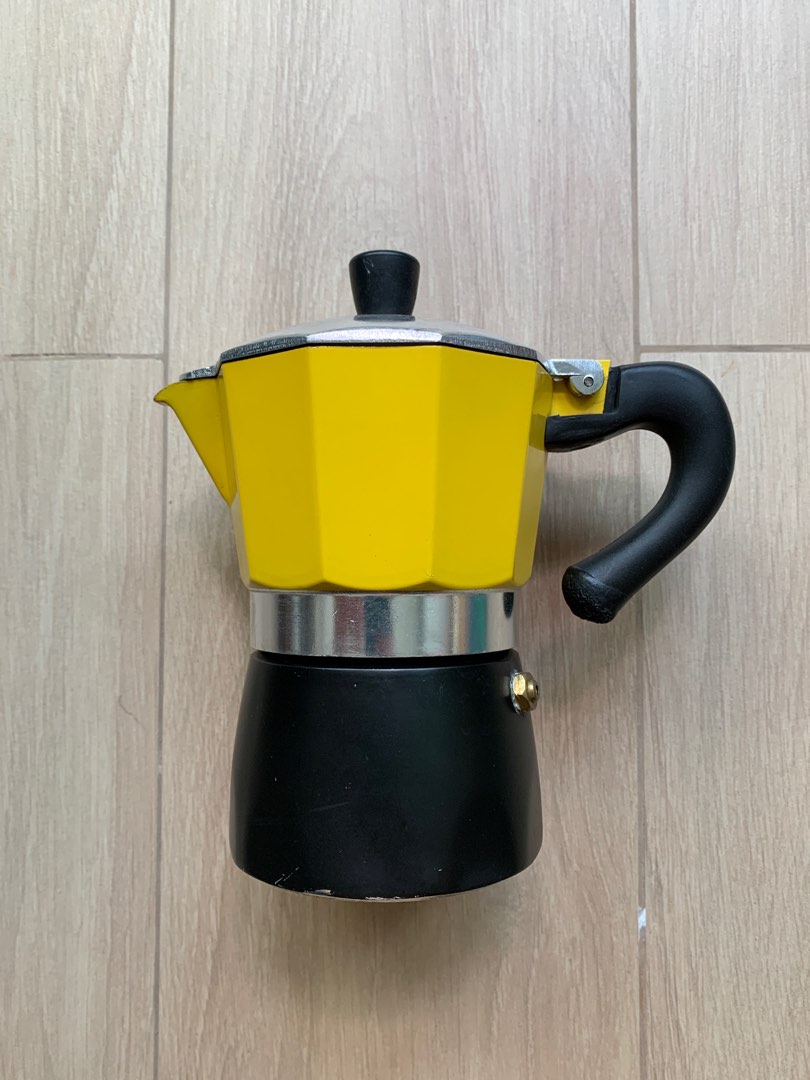 Small moka pot, TV & Home Appliances, Kitchen Appliances, Coffee ...