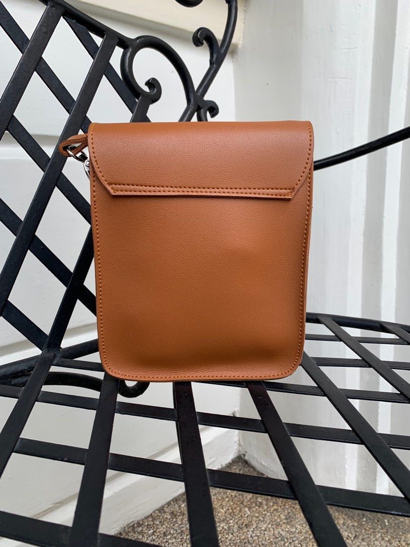 Straightforward Vegan Leather Messenger Body Bag (Caramel Brown), Men's ...