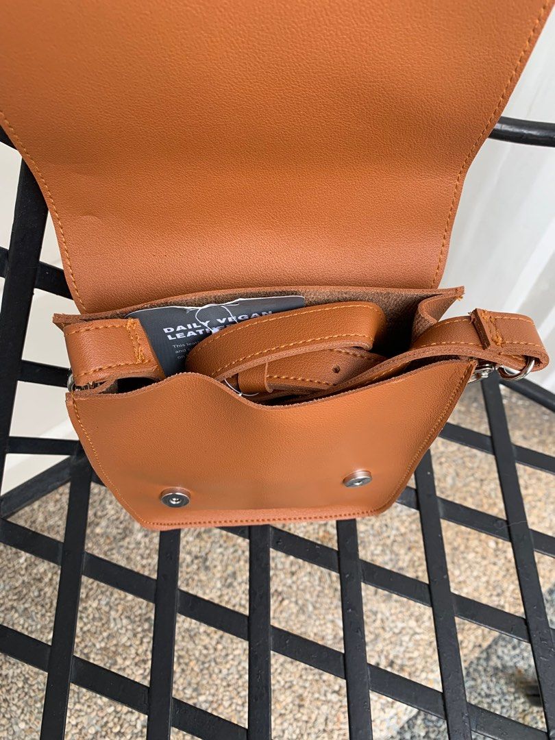 Straightforward Vegan Leather Messenger Body Bag (Caramel Brown), Men's ...