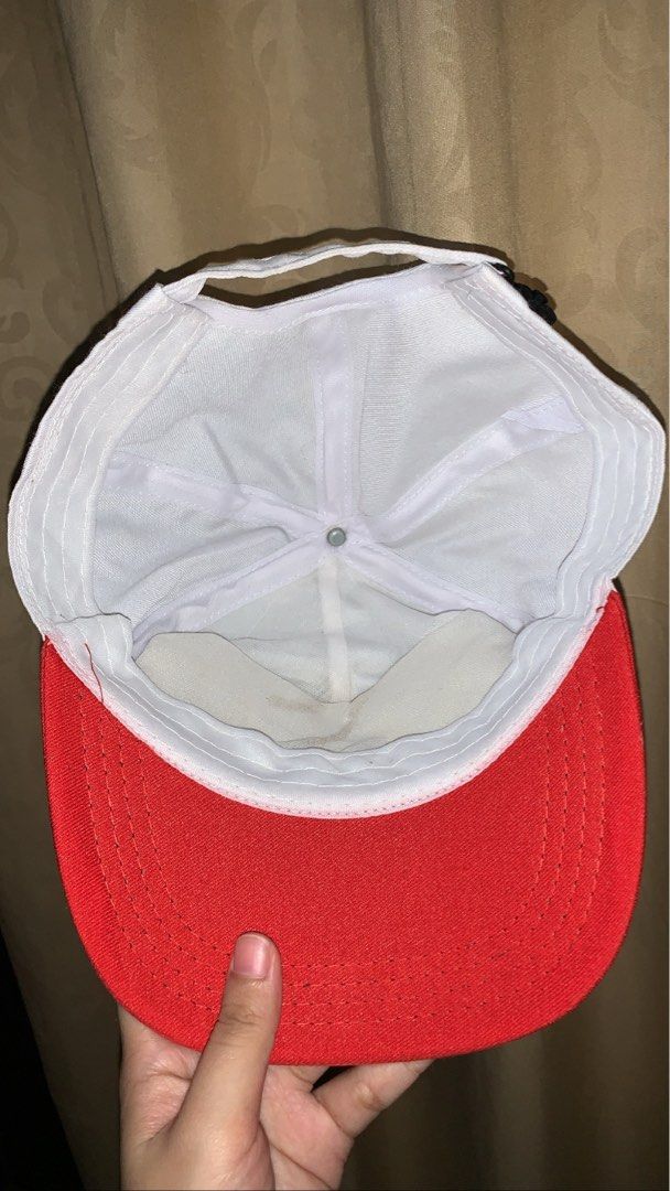 Topi Merah Putih, Fesyen Wanita, Aksesoris di Carousell