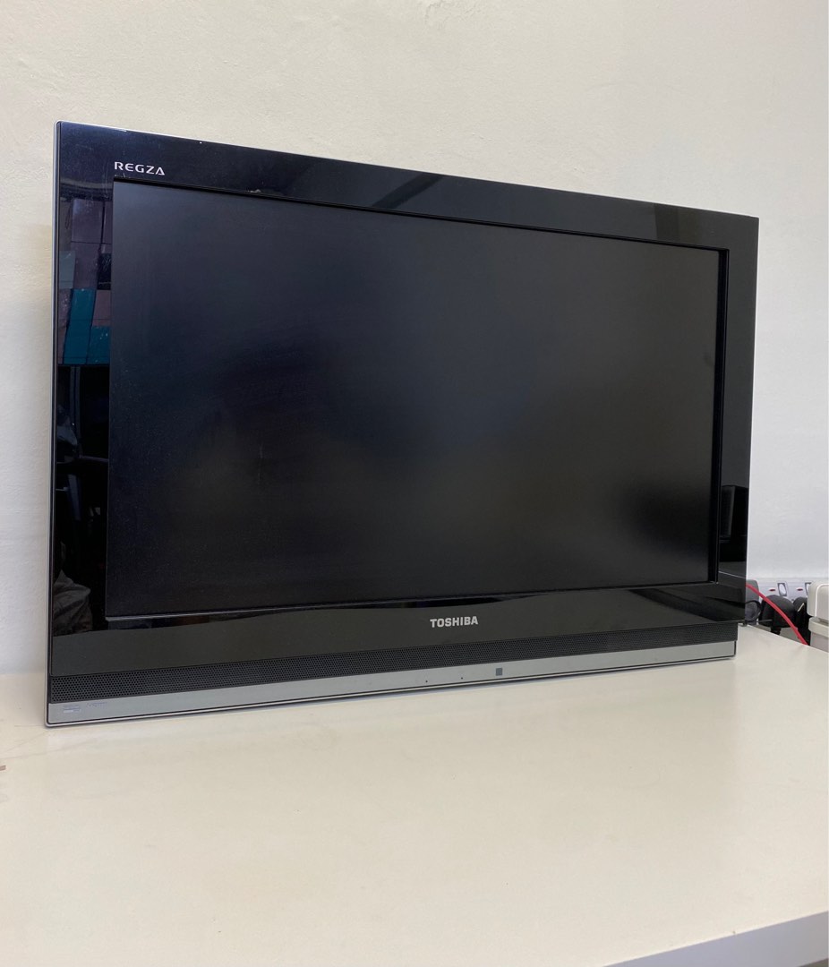 Toshiba 32 inch TV, TV & Home Appliances, TV & Entertainment, TV on ...