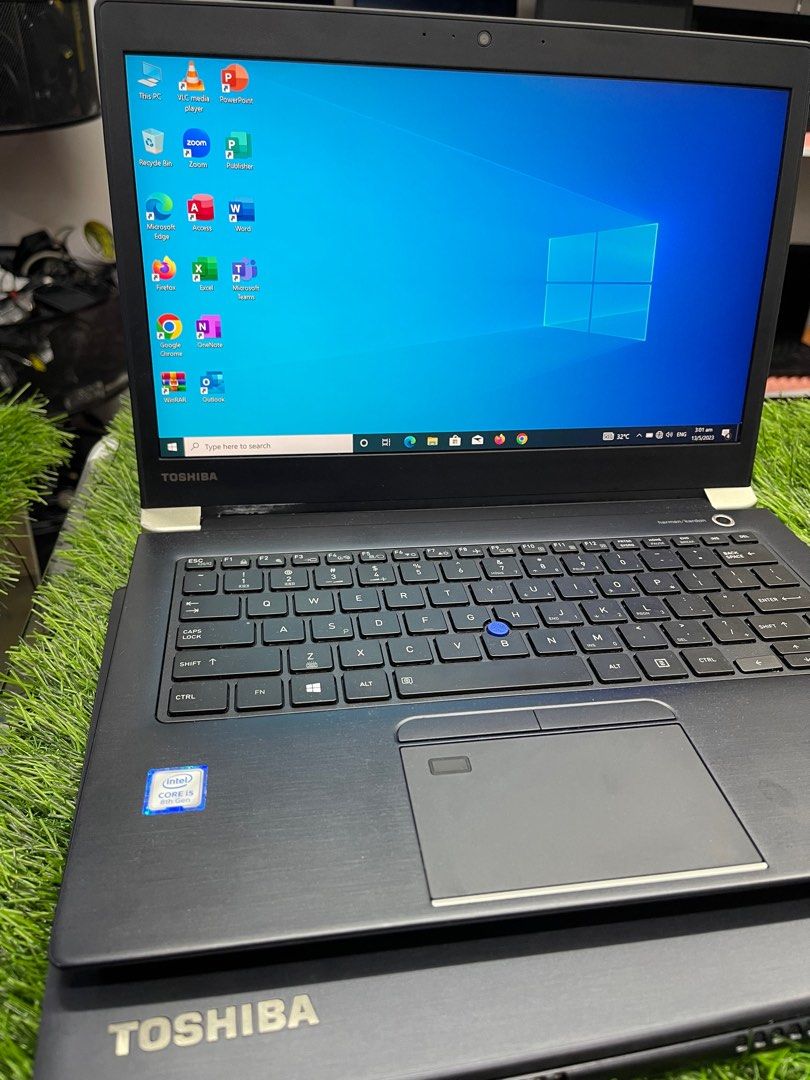 Toshiba Latest model with light weight less than 1 kg laptops ...