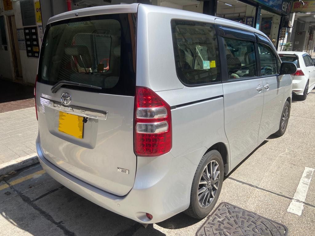 Toyota Noah 8-Seater Manual, 車 , 車輛放售 - Carousell