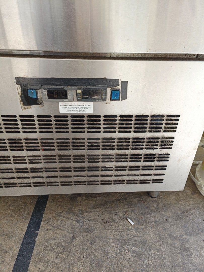 Twin compressor display chiller, Everything Else on Carousell