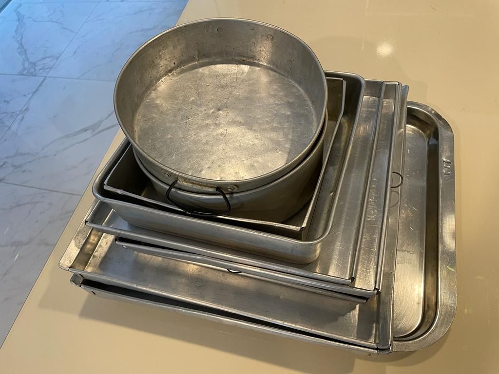 Baking Trays and Oven Trays - 11 pieces in total, Furniture & Home ...