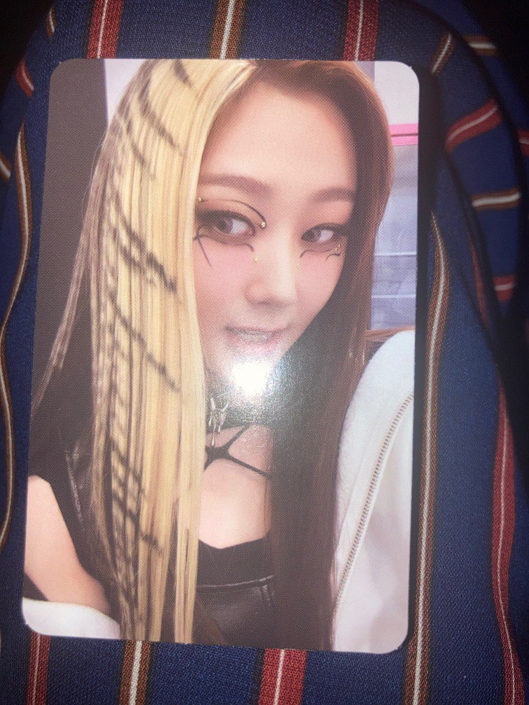 aespa girls giselle photocard, Hobbies & Toys, Memorabilia & Collectibles, K-Wave on Carousell