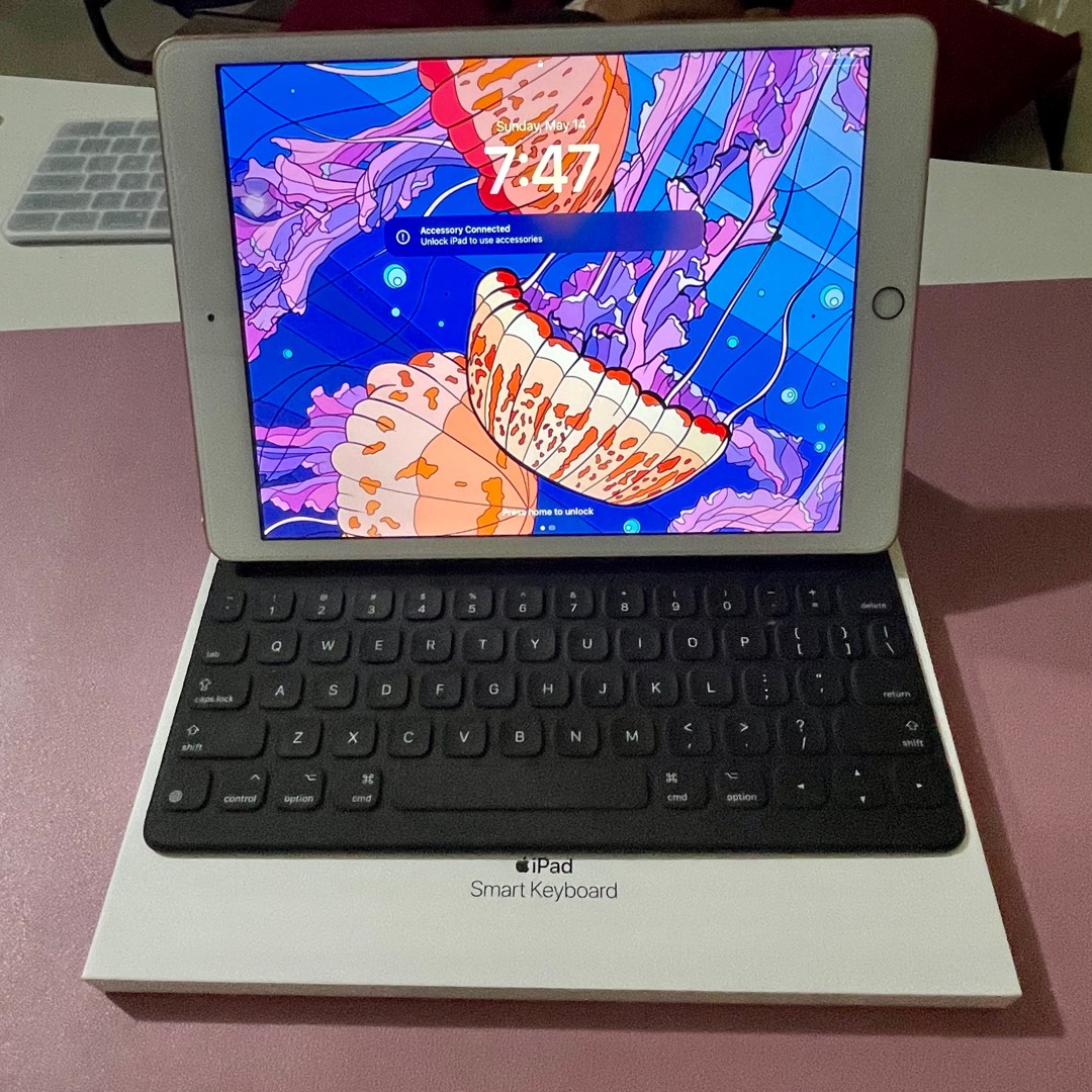 Apple iPad Smart Keyboard A1829 on Carousell