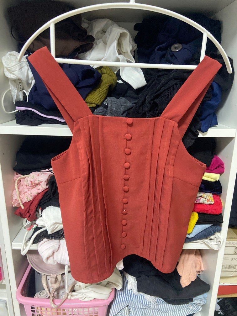 Brick red top tcl, Women's Fashion, Tops, Sleeveless on Carousell
