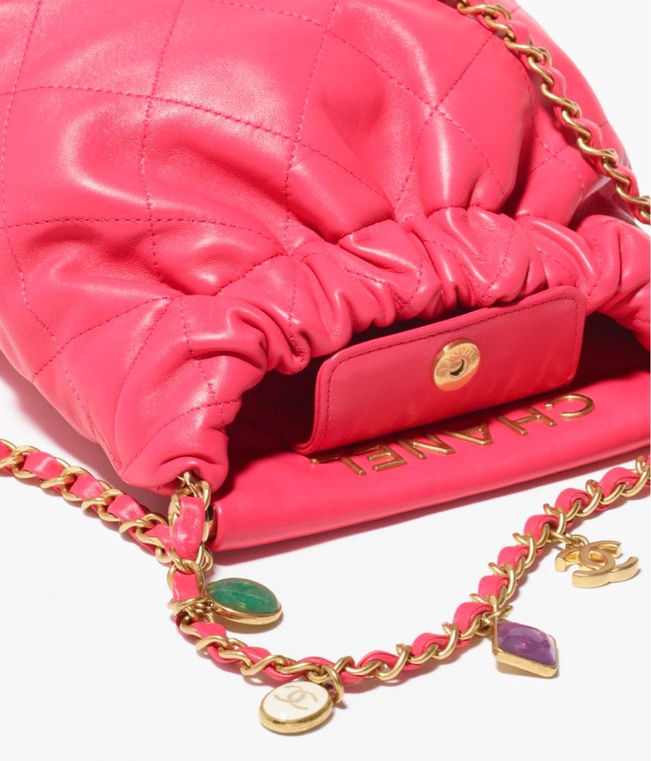 Chanel 22 Mini with charms (BRAND NEW), Women's Fashion, Bags & Wallets ...