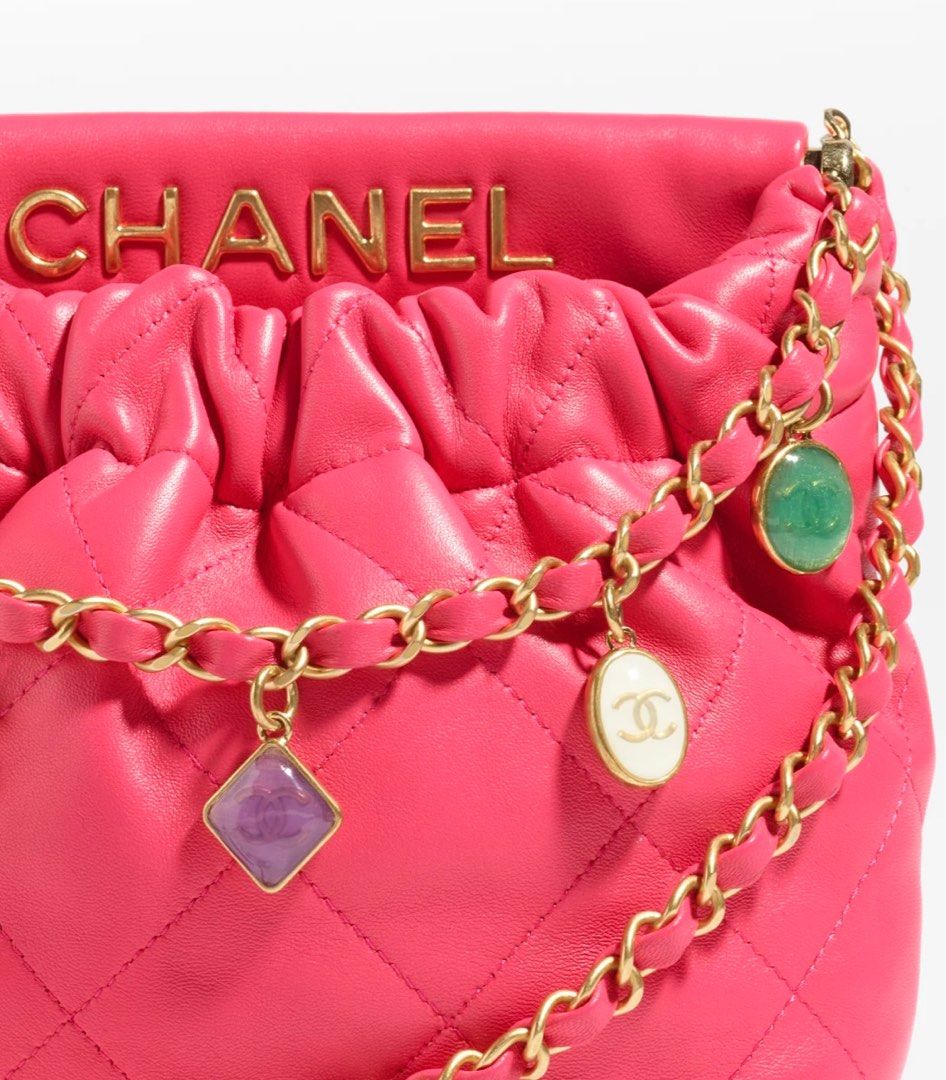 Chanel 22 Mini with charms (BRAND NEW), Women's Fashion, Bags & Wallets ...
