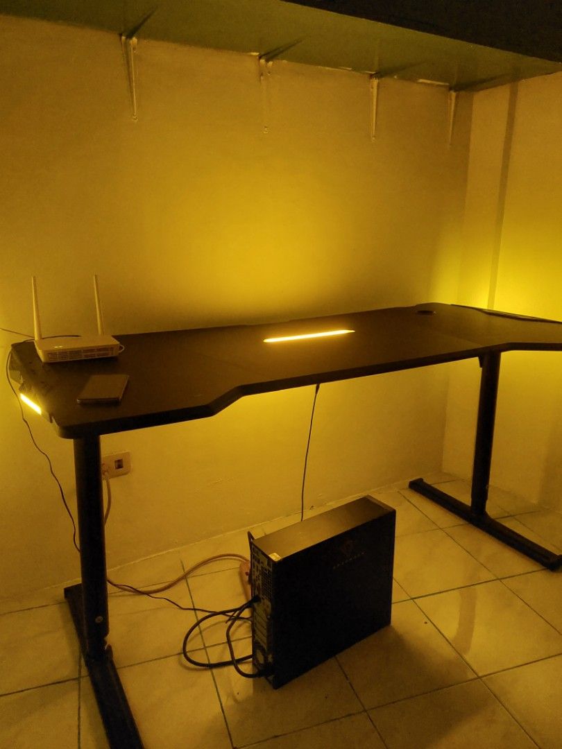 RUSH! Computer/Gaming Table RGB, Furniture & Home Living, Furniture ...