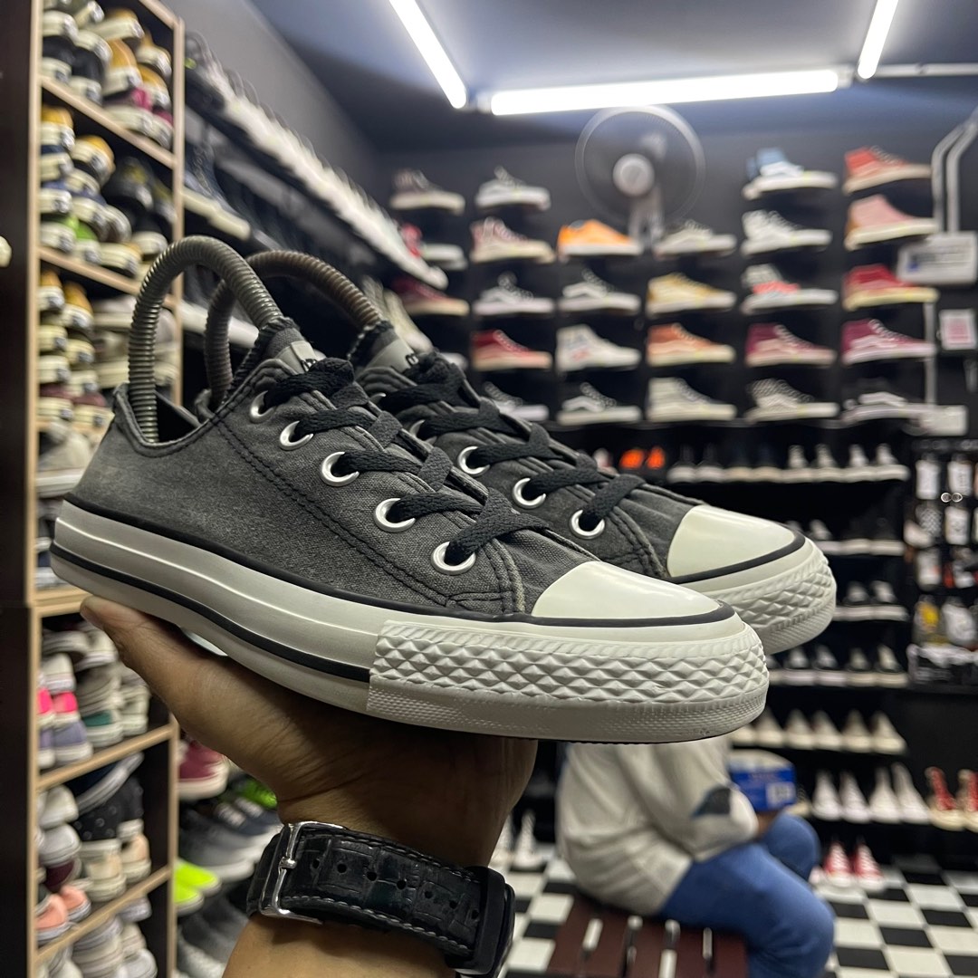 Converse Low Cut, Women's Fashion, Footwear, Sneakers on Carousell