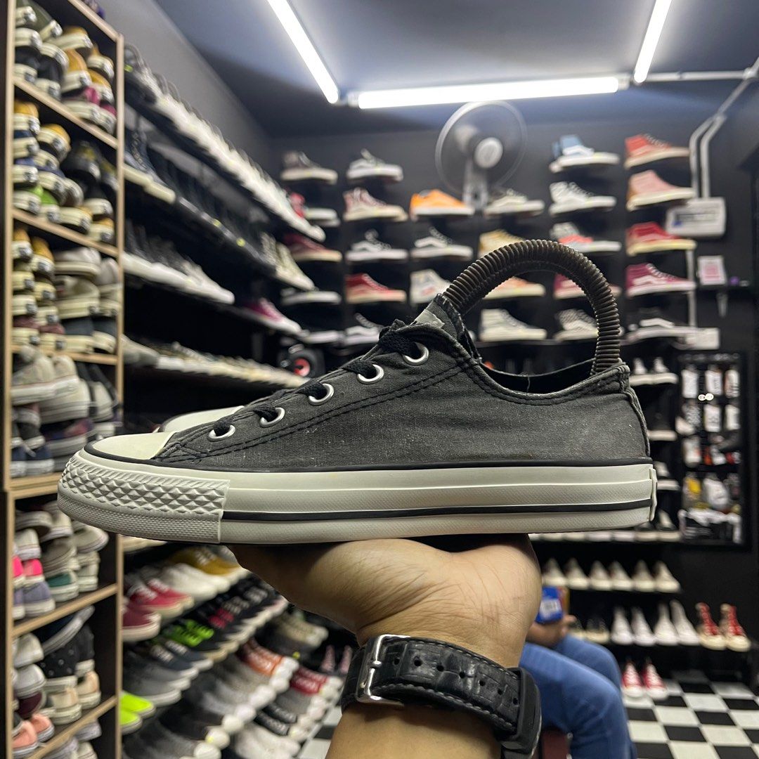 Converse Low Cut, Women's Fashion, Footwear, Sneakers on Carousell