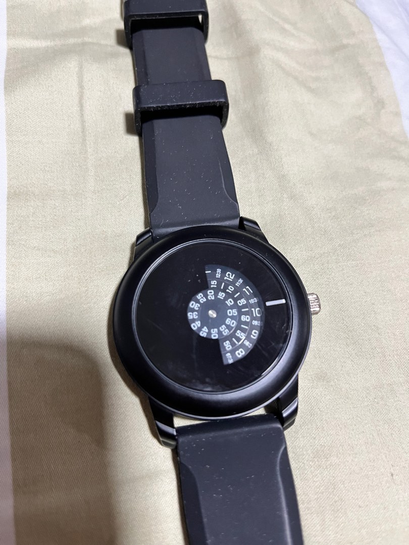 Cool dial quartz watch, Men's Fashion, Watches & Accessories, Watches ...