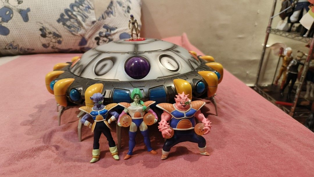 Dragonball DBZ hg gashapon Frieza spaceship with Frieza force gashapon ...