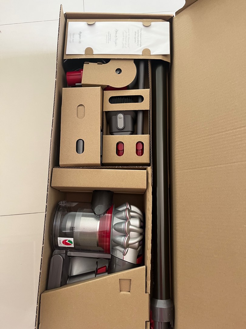 Dyson V8 Absolute, Furniture & Home Living, Cleaning & Homecare ...