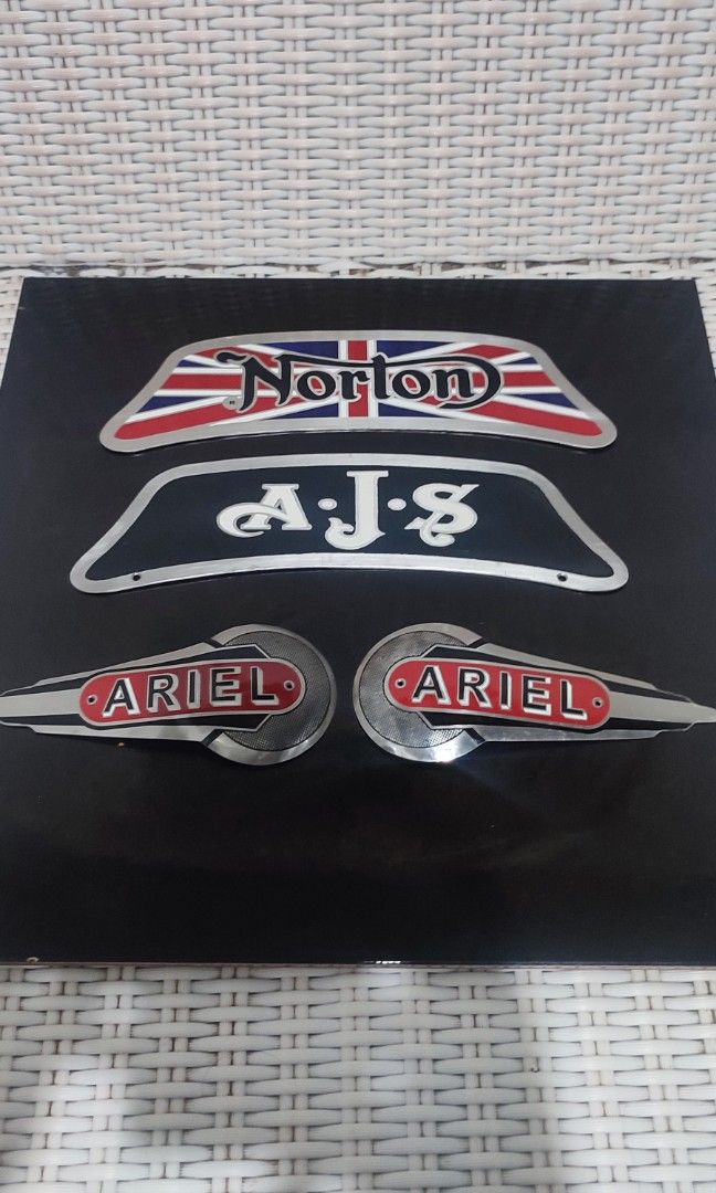 Emblem motor Antique era WWII., Komunitas di Carousell