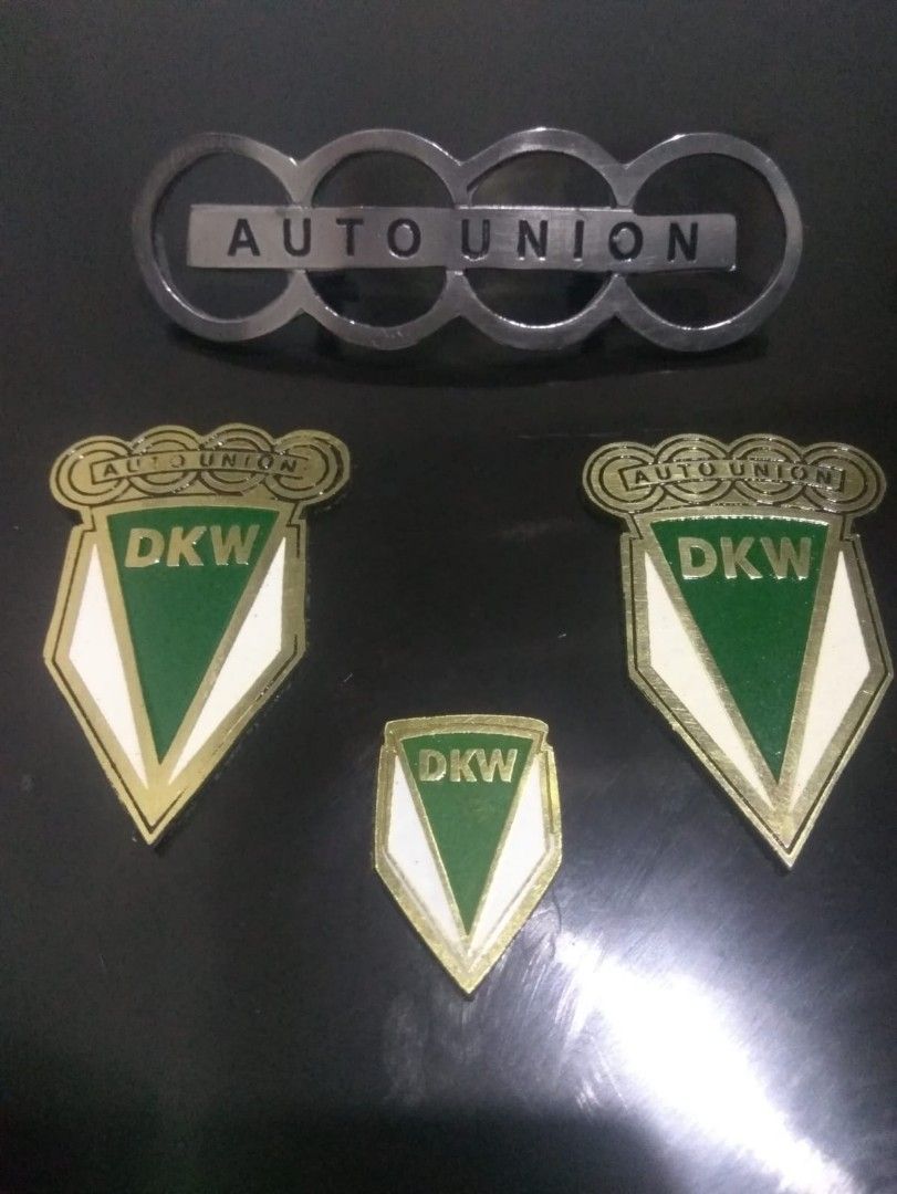 Emblem motor Antique era WWII., Komunitas di Carousell