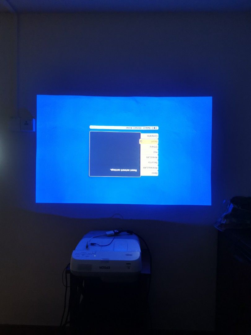 Epson Eb 450w Projector with wall mount (Ultra Short Throw), TV & Home ...