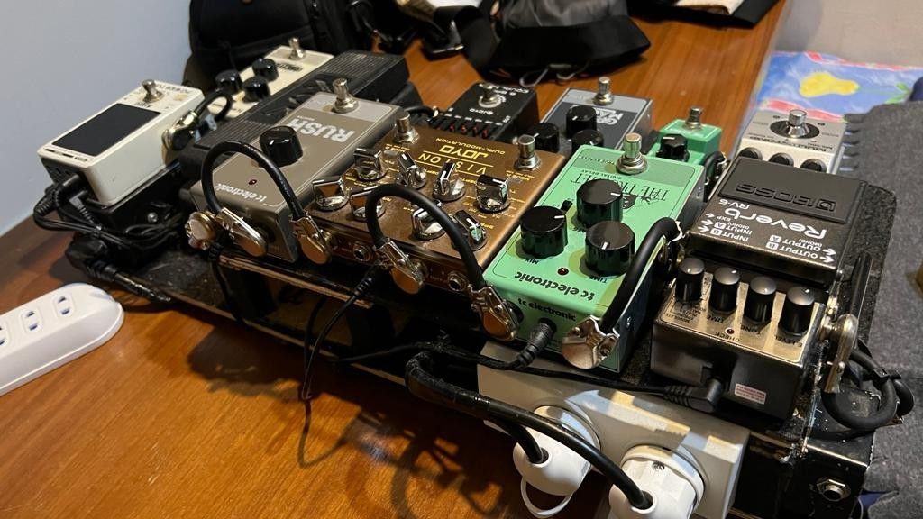 Full set guitar effect pedalboard, Hobbies & Toys, Music & Media ...