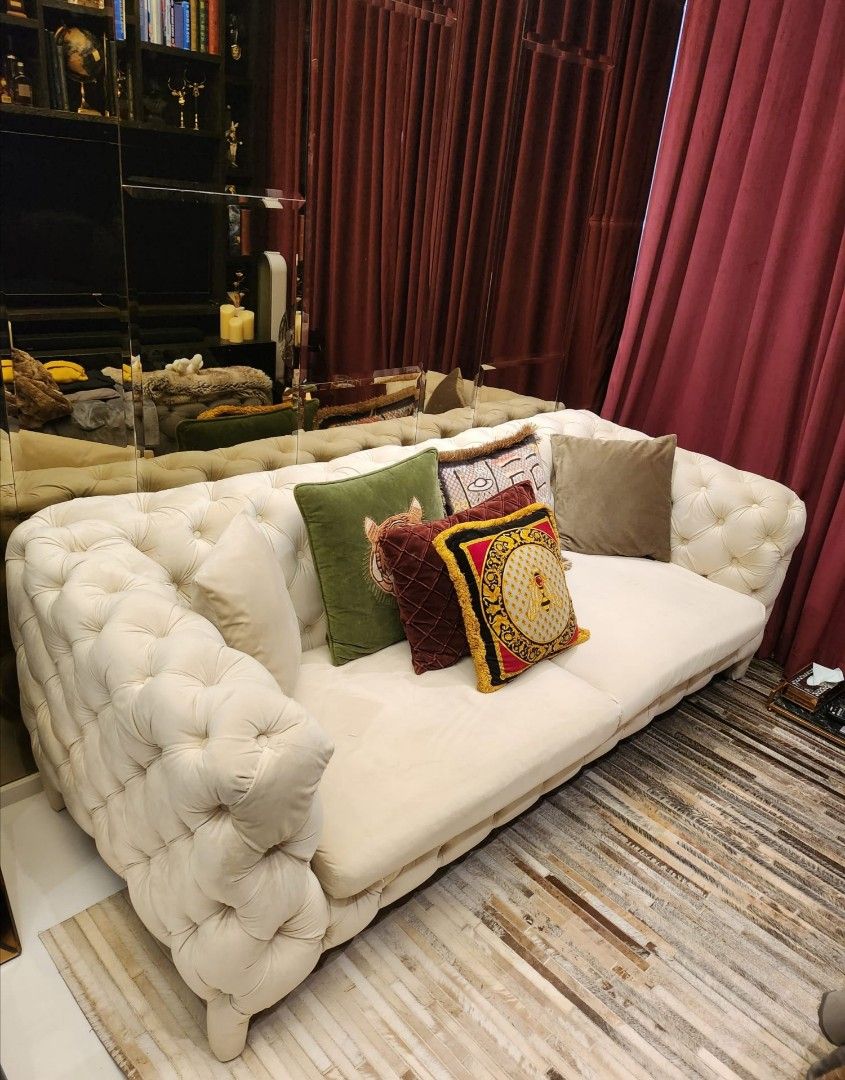 Tufted Sofa | Cabinets Matttroy