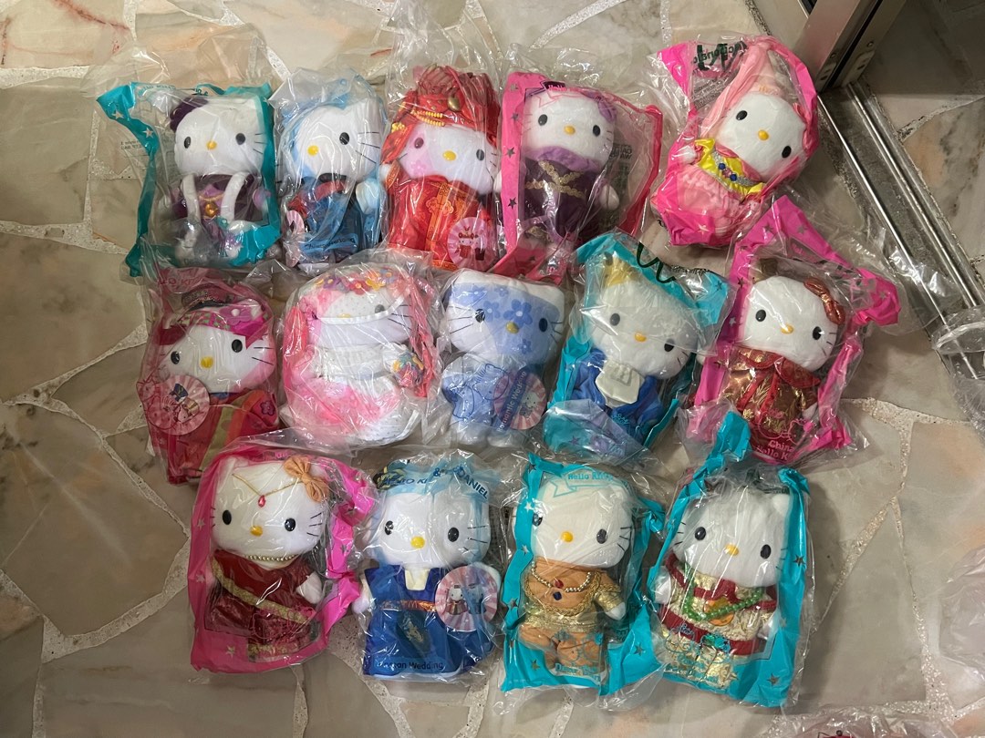 Hello Kitty Full 7 Sets, Hobbies & Toys, Toys & Games on Carousell