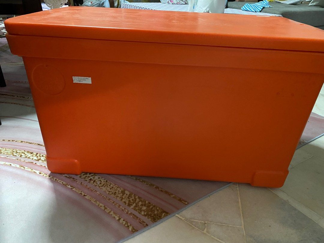 ICE BOX / TONG AIS 100L, Furniture & Home Living, Home Improvement ...