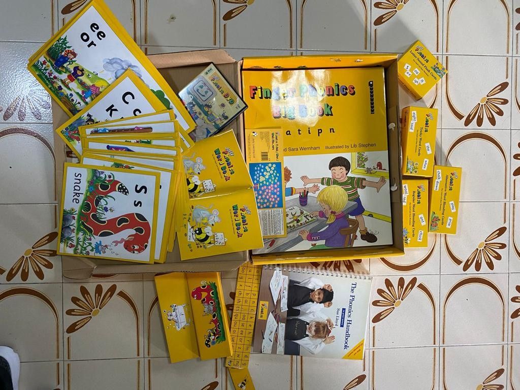 Jolly phonics starter kit, Hobbies & Toys, Books & Magazines, Children ...
