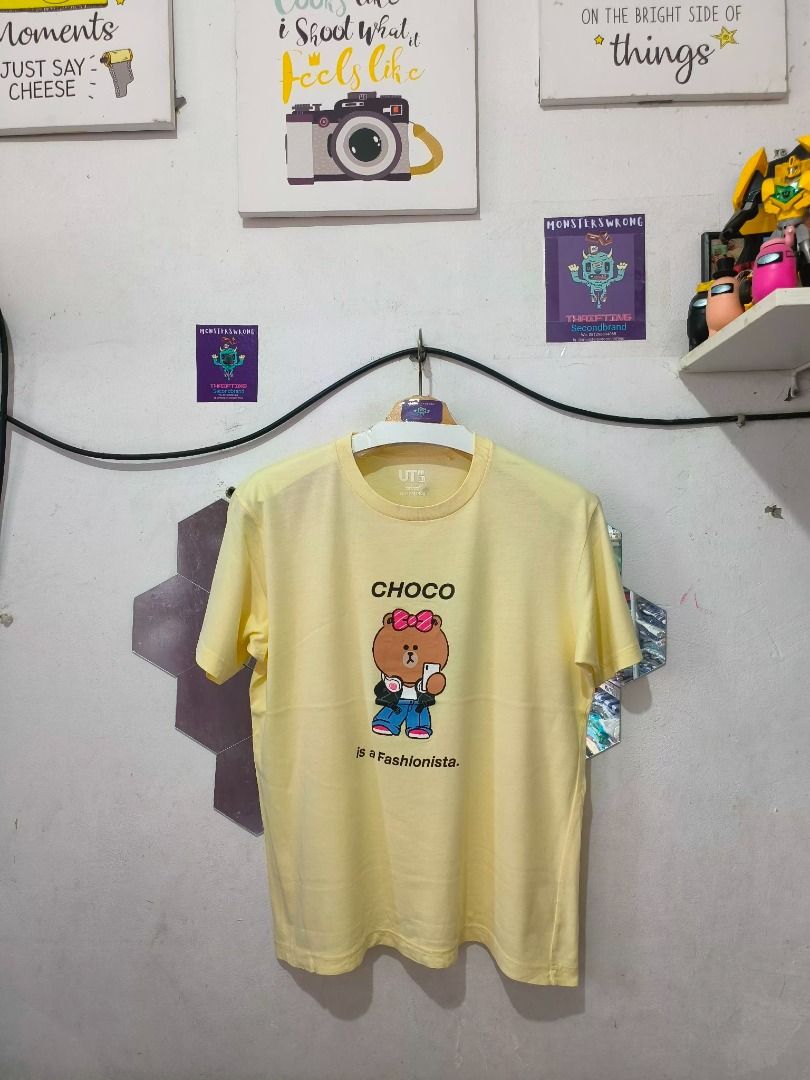 Kaos Uniqlo x Line Friends Kuning Muda Choco Bear, Fesyen Pria, Pakaian ...