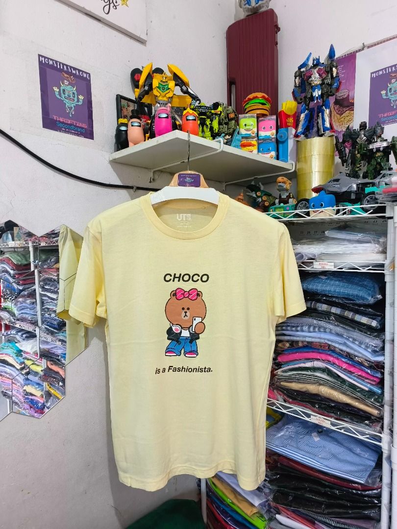 Kaos Uniqlo x Line Friends Kuning Muda Choco Bear, Fesyen Pria, Pakaian ...