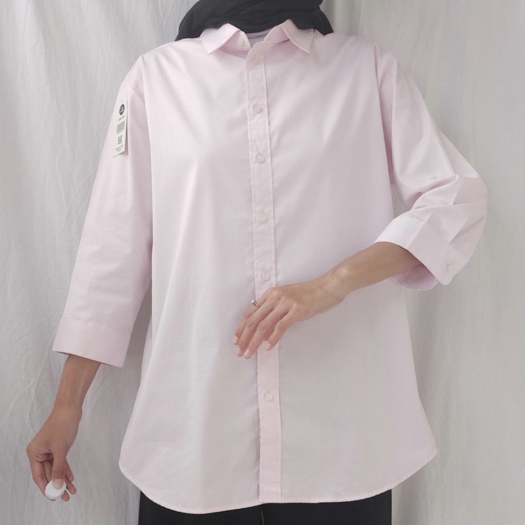 Kemeja uniqlo warna soft pink, Fesyen Wanita, Pakaian Wanita, Atasan di ... Kemeja uniqlo warna soft pink, Fesyen Wanita, Pakaian Wanita, Atasan di ...