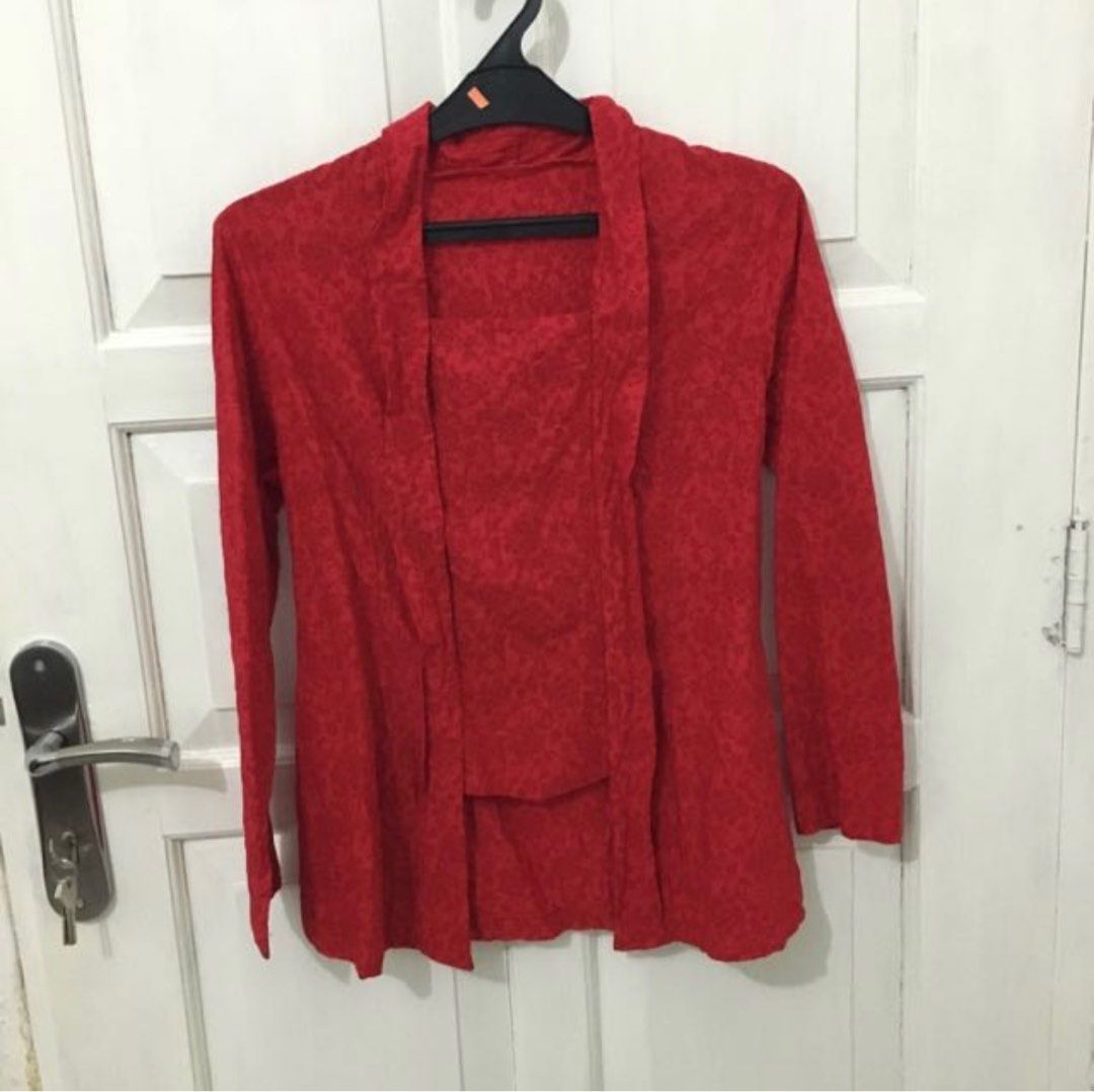 Kutubaru kebaya merah cantik emboss, Fesyen Wanita, Pakaian Wanita ...