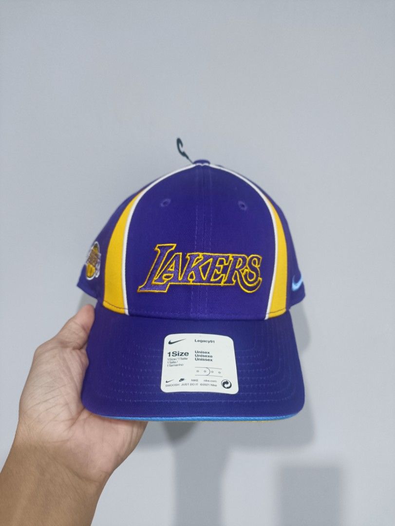 NIKE LOS ANGELES LAKERS SNAPBACK CAP TOPI NBA 75TH, Fesyen Pria ...