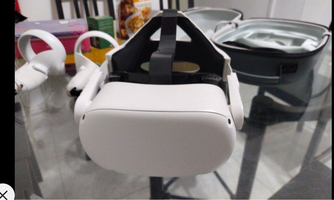 Oculus Quest 2 w Carrying Case, Mobile Phones & Gadgets, Other Gadgets ...
