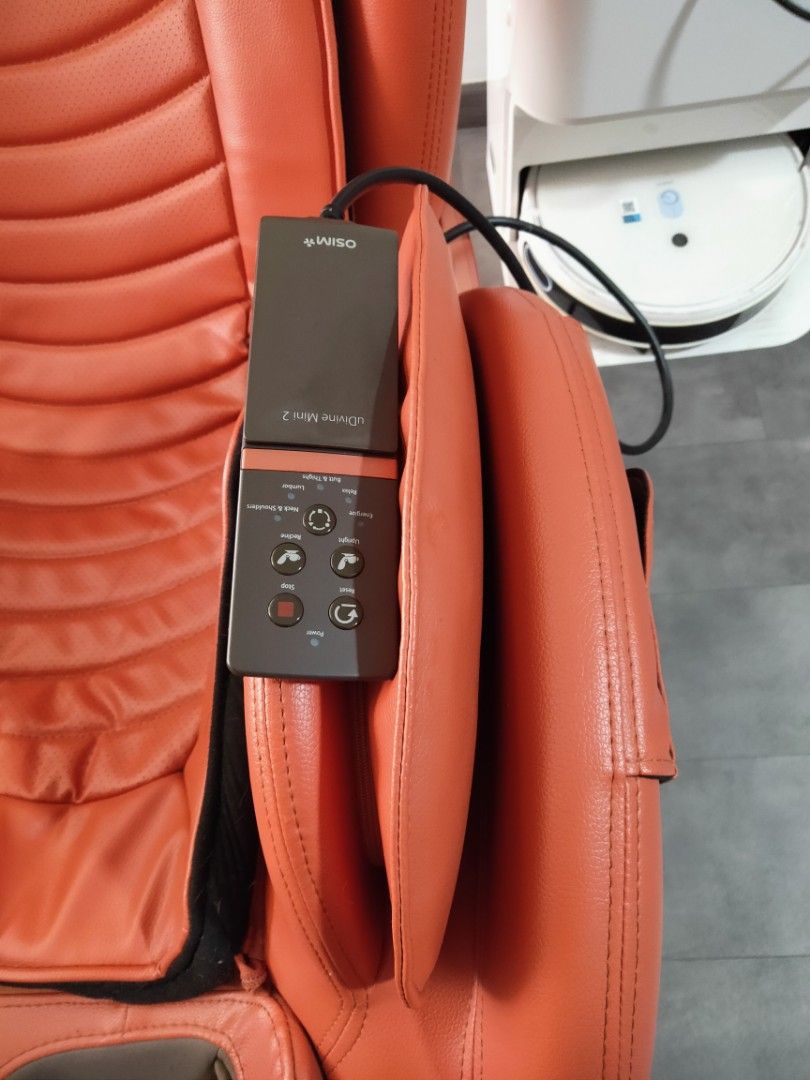 OSIM Udivine Mini 2 Massage Chair, Health & Nutrition, Massage Devices ...