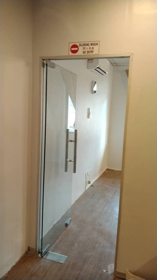 Pintu Kaca Tebal 12mm L Kalis Pecah Tempered Glass Door Services Others On Carousell