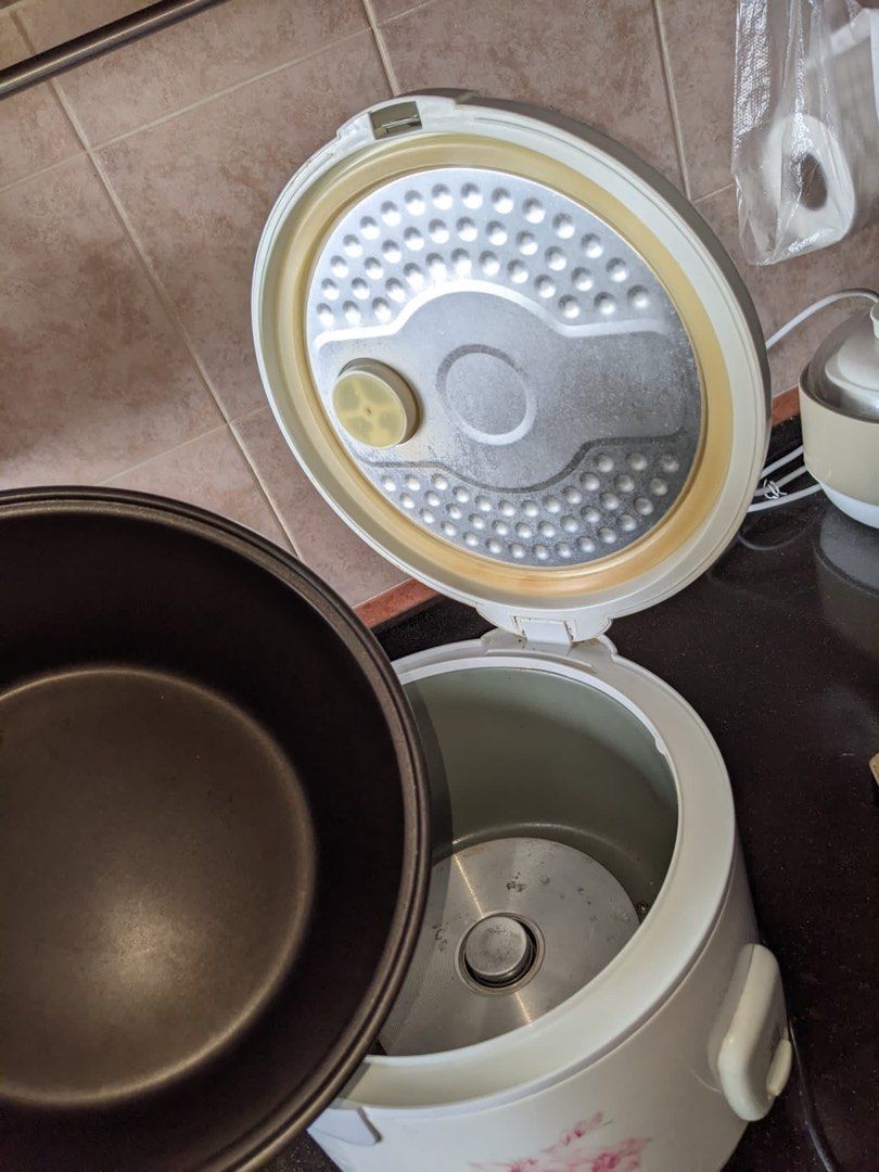 Rice Cooker - Akira, TV & Home Appliances, Kitchen Appliances, Cookers ...