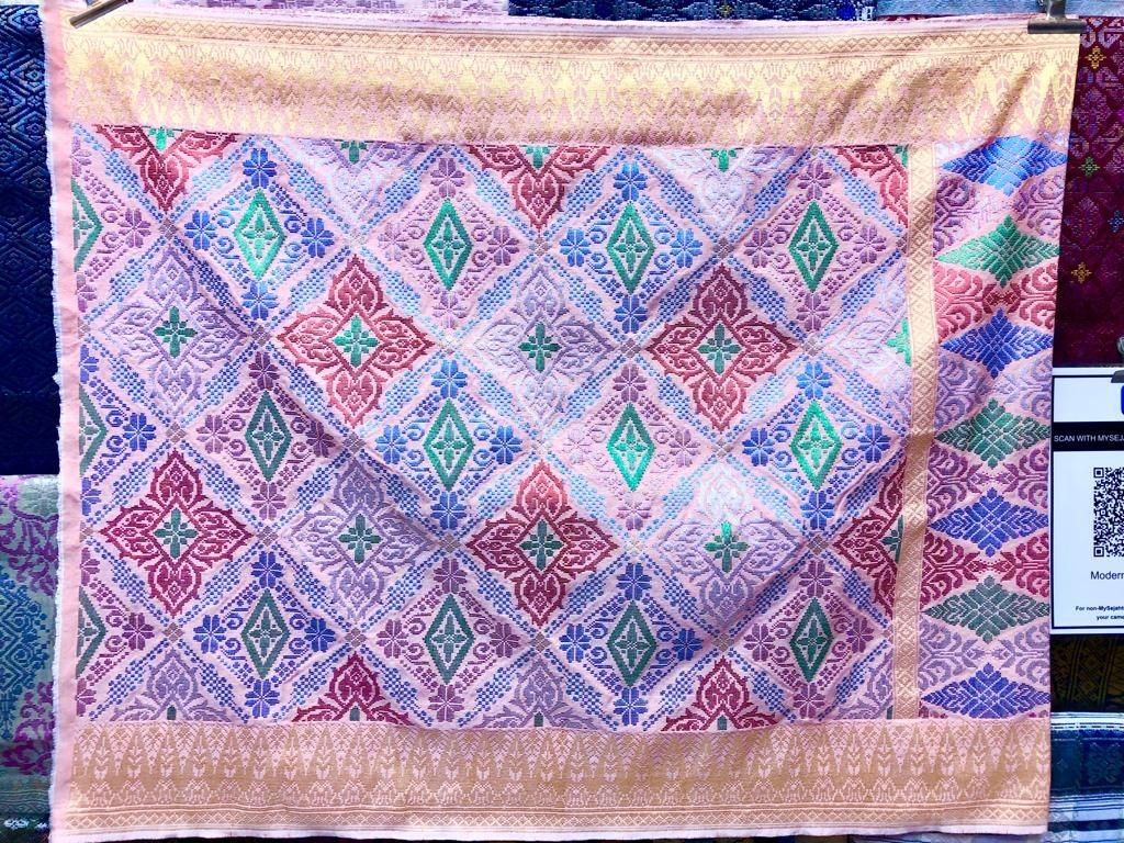 SAMPIN ASLI TERENGGANU, Men's Fashion, Muslim Wear, Sarong on Carousell