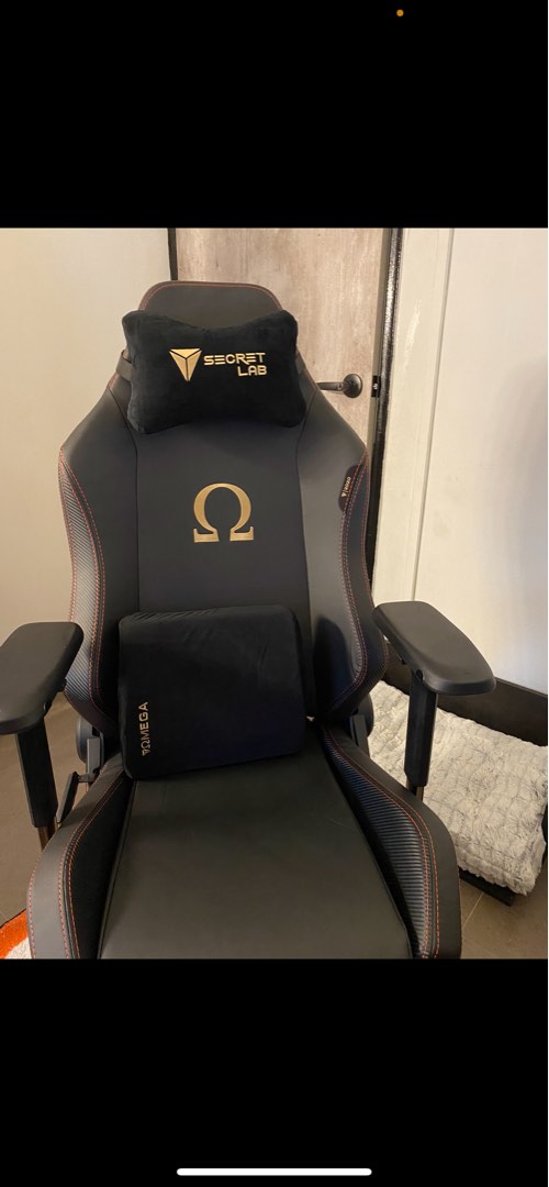 Secret lab, Furniture & Home Living, Furniture, Chairs on Carousell