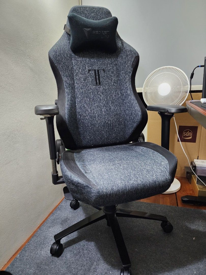 Secretlab Titan softweave, Furniture & Home Living, Furniture, Chairs ...