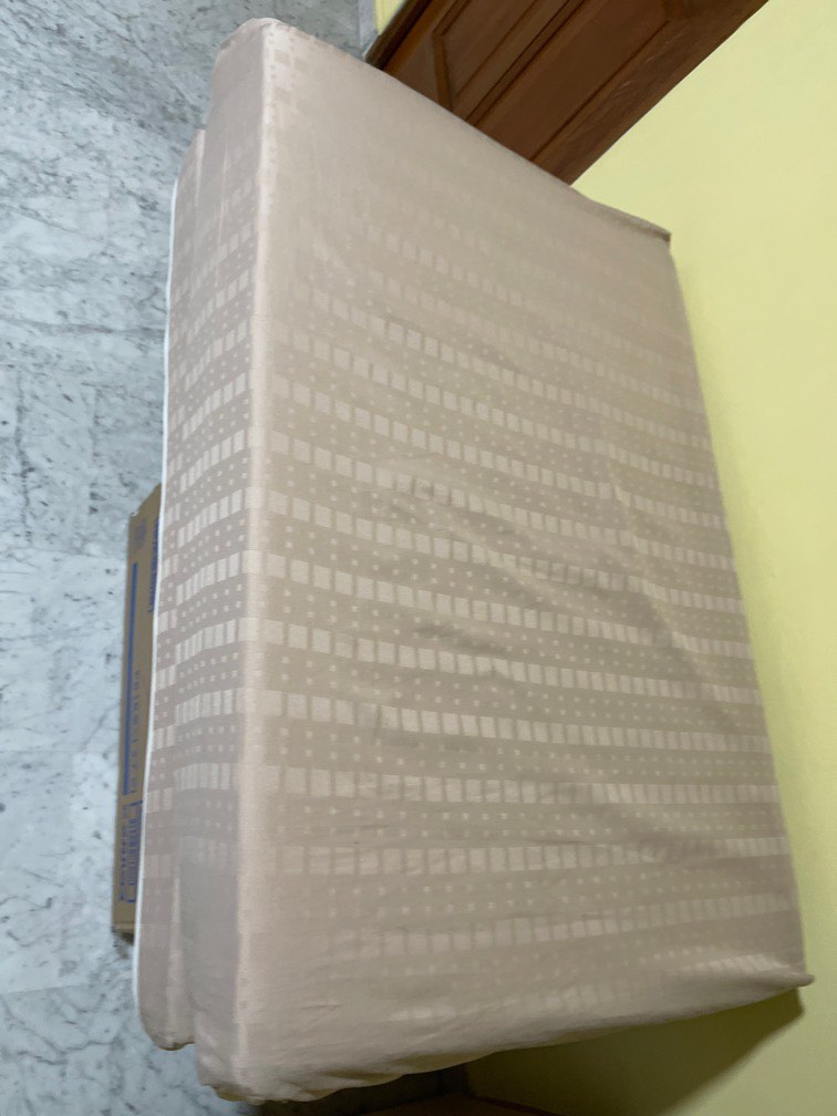 Single mattress, Furniture & Home Living, Bedding & Towels on Carousell