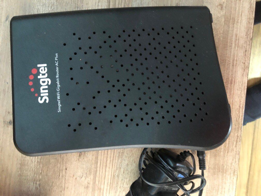 Singtel Wifi gigabit router AC plus, Computers & Tech, Parts ...